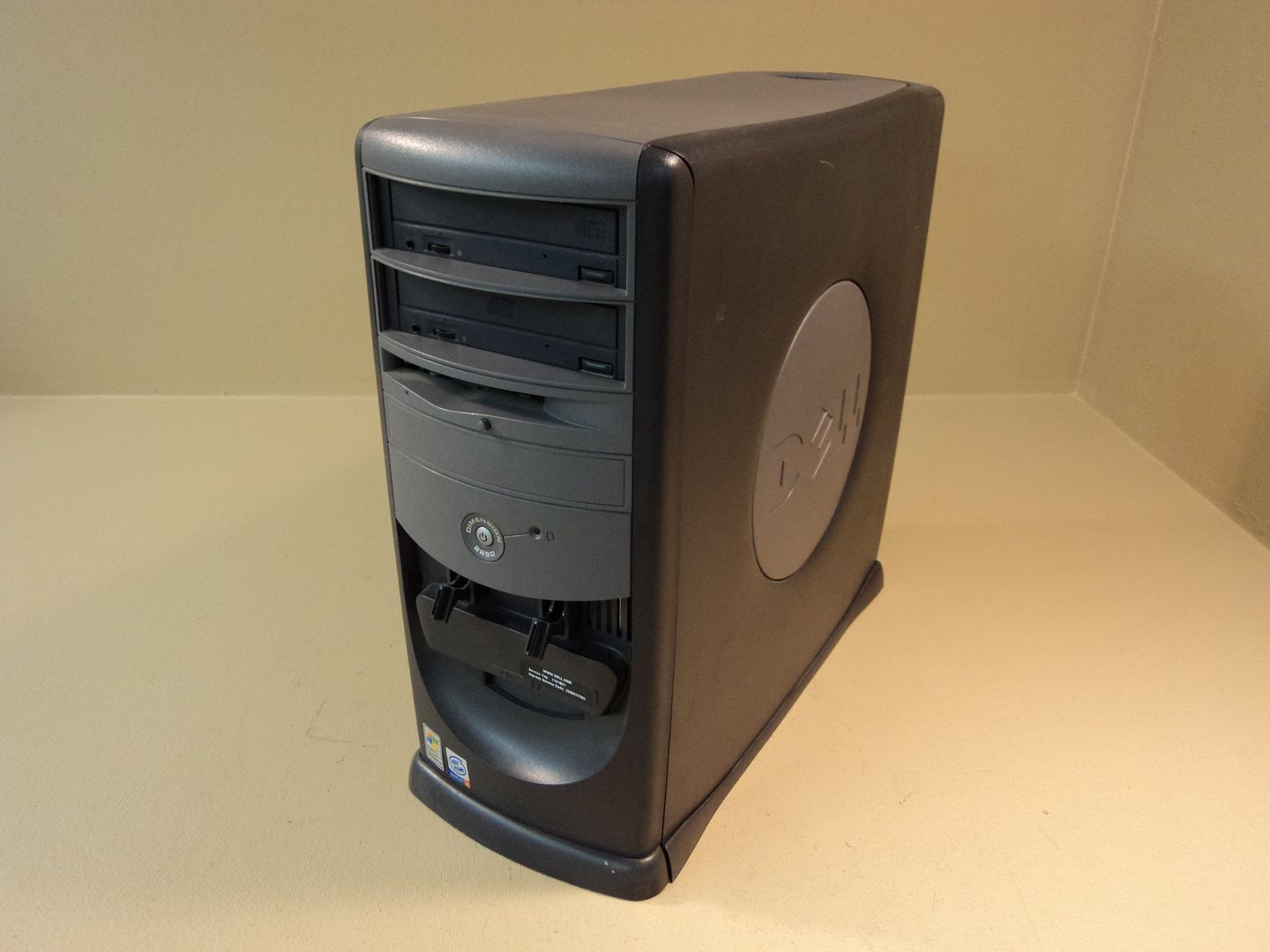 Dell Desktop Computer Windows XP Pentium 4 GHz Unknown Dimension 8250 ...
