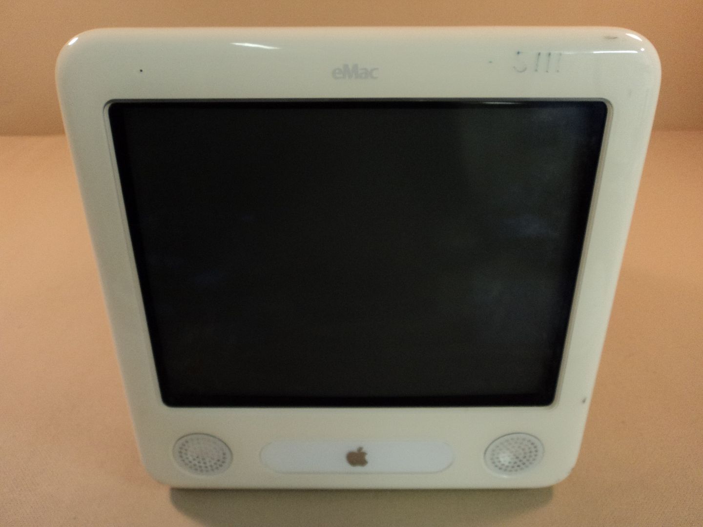 Apple eMac 700MHz 17in PowerPC G4 PowerMac 4 4 White 40GB Hard Drive ...