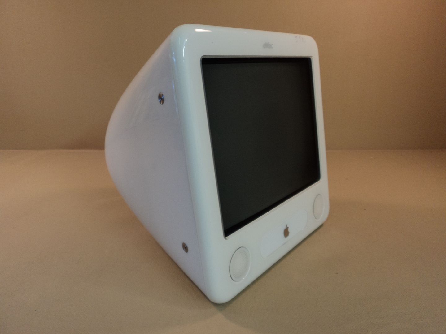 Apple eMac PowerMac PowerPC G4 17in 800MHz White 40GB Hard Drive EMC ...
